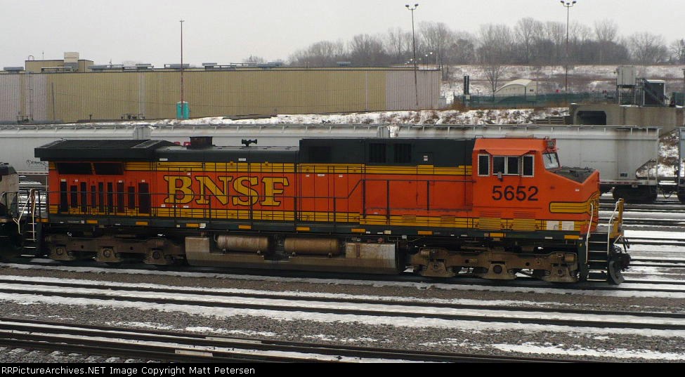 BNSF 5652